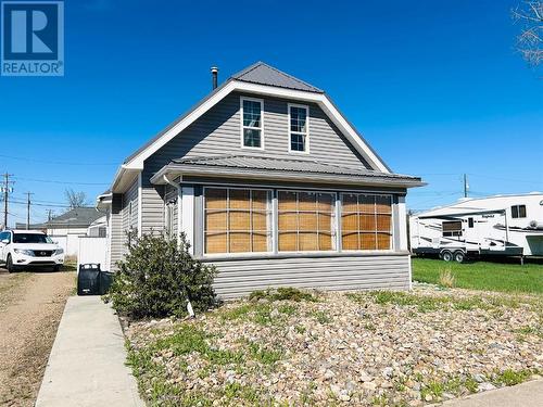 102 3 Avenue E, Oyen, AB, T0J 2J0 - house for sale | Listing ID ...