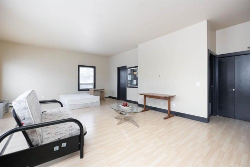 212-8026 Franklin Avenue, Fort Mcmurray, AB, T9H 5K3 - copropriété à ...